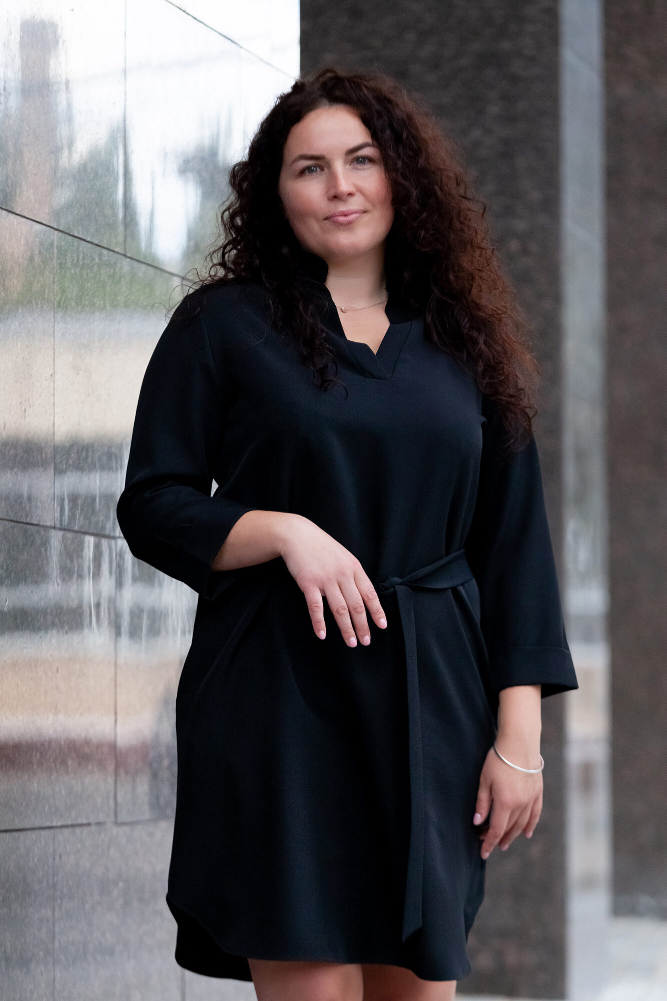 Сукня під пояс MARINA чорного кольору Garne 3041090 купити за ціною 299 ...